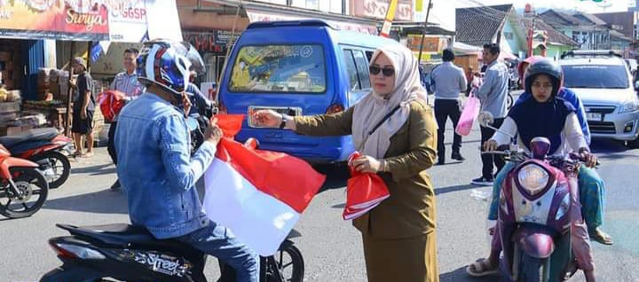 Mensemarakkan HUT RI Ke-78 Pemda OKU Selatan Bagikan Ribuan Bendera ...