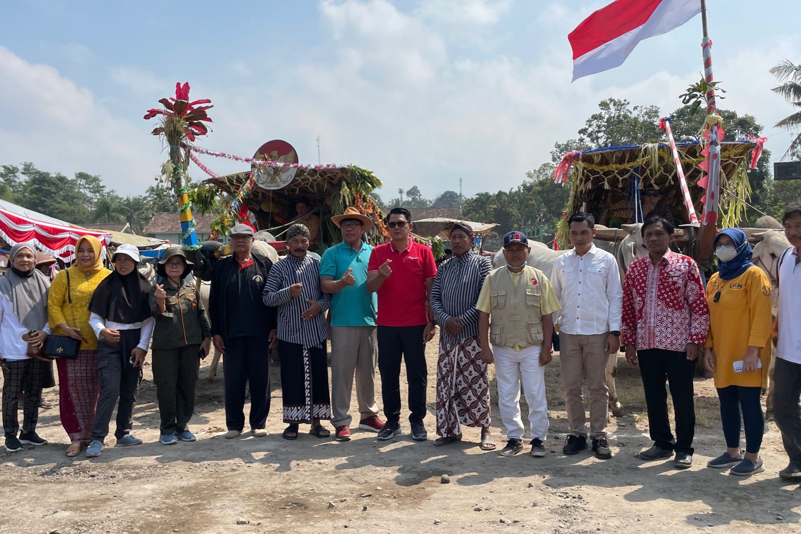 Hadir Dalam Acara Festival Gerobak Sapi Pangrekso Andhini Karyo, Wakil ...