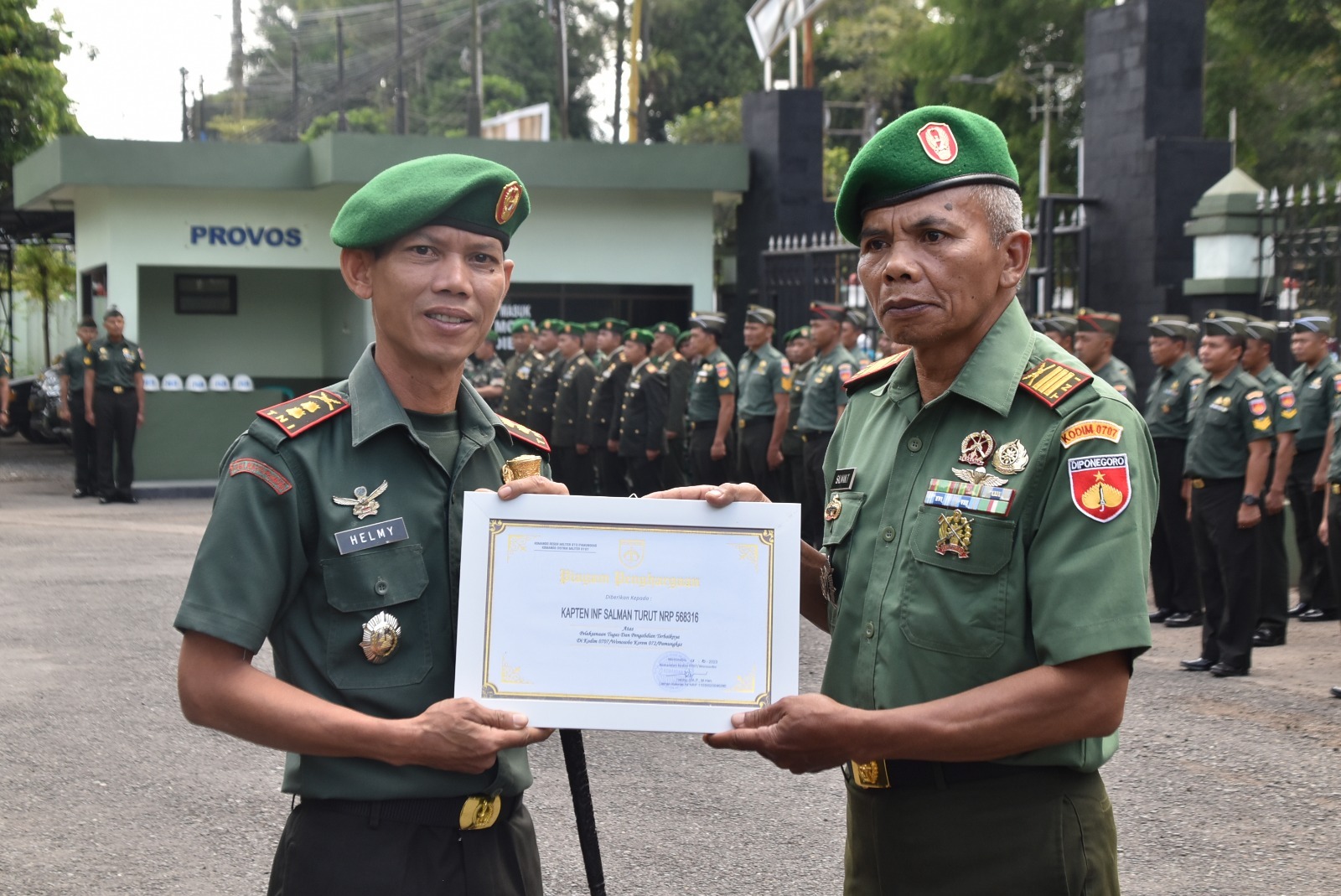Kapten Inf Salman Turut Purna Tugas Diarak Komunitas Gowes Sampai Rumah ...