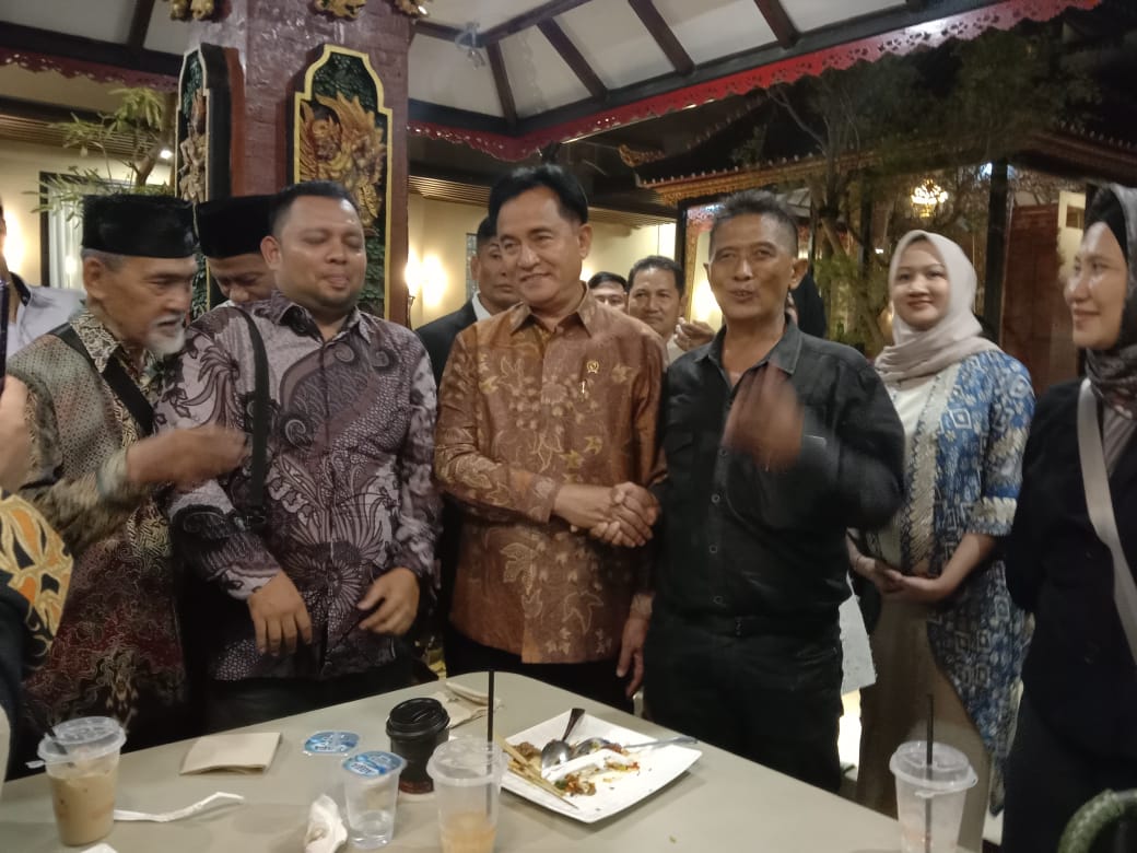 Yusril Ihza Mahendra Gelar Syukuran jadi Menteri Menko Hukum dan HAM ...