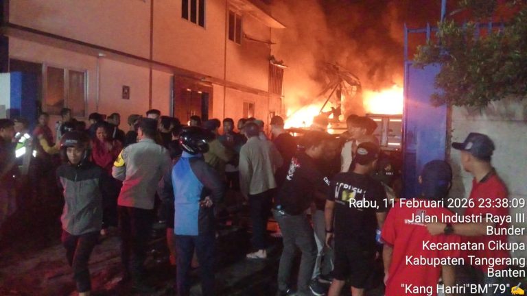 Kebakaran Hebat Kedua Kalinya di PT Futanlux Chemitraco, Kawasan ...