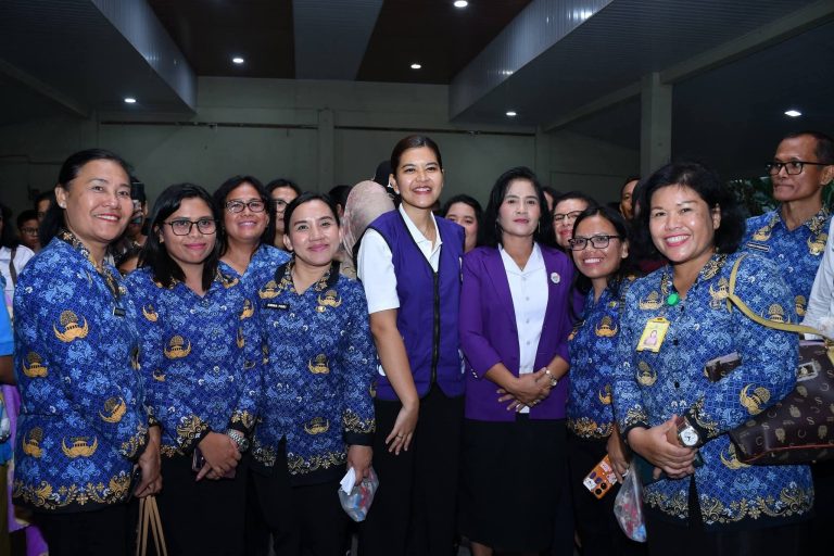 Ketua Pembina Posyandu Sumut Kahiyang Ayu Tinjau Posyandu Kunjungi ...